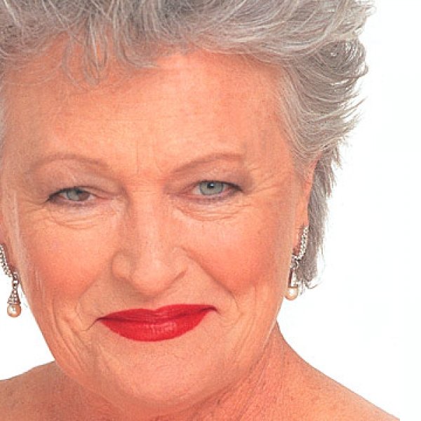 Judi Connelli At The Civic | Stage Noise - Diana Simmonds