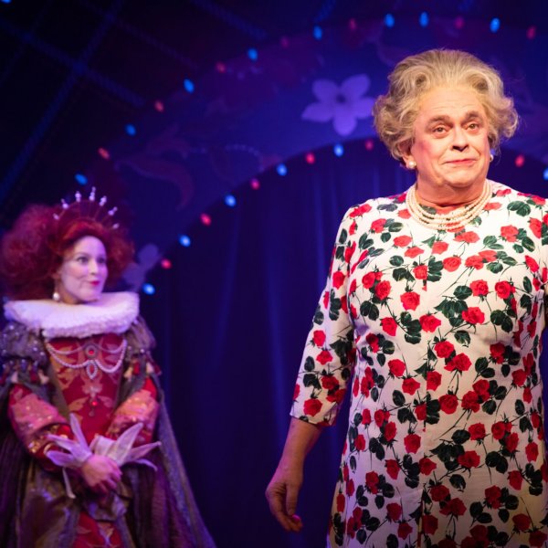 The Rise And Disguise Of Elizabeth R | Stage Noise - Diana Simmonds